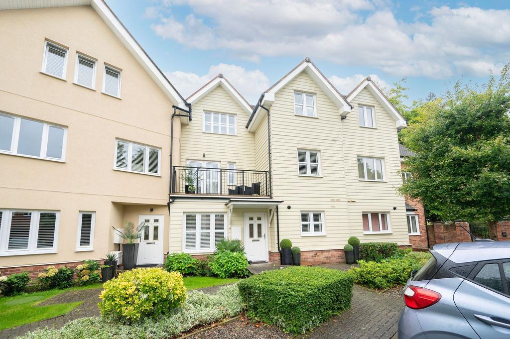 Springfield Park Road, Horsham, RH12 4 bed terraced house - £485,000