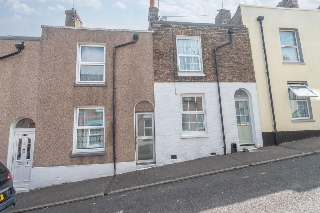 Alexandra Road, Ramsgate, CT11 2 bed terraced house - £140,000