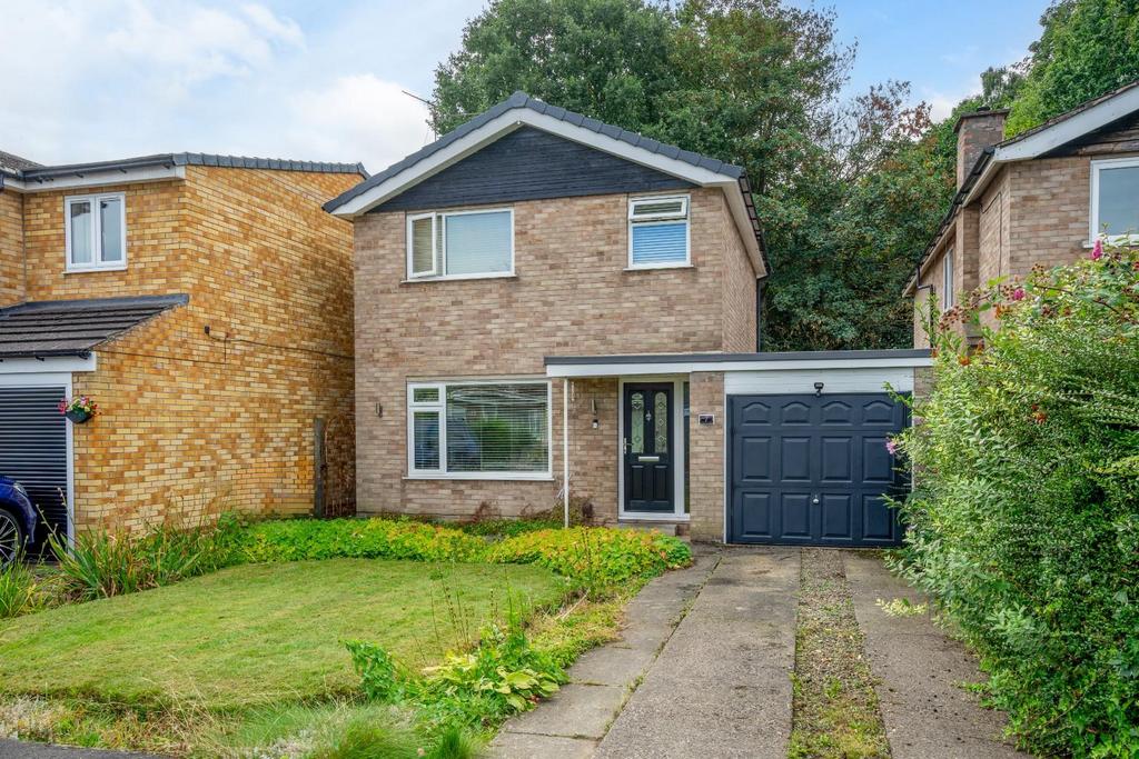 Acomb Wood Close, York 3 bed detached house for sale - £400,000