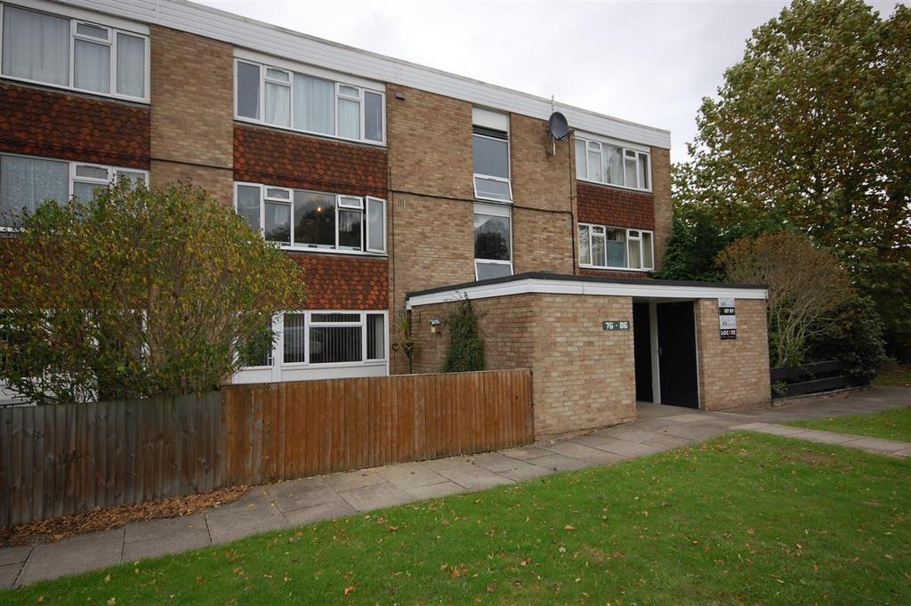 Brymore Road, Canterbury 1 bed apartment - £850 pcm (£196 pw)