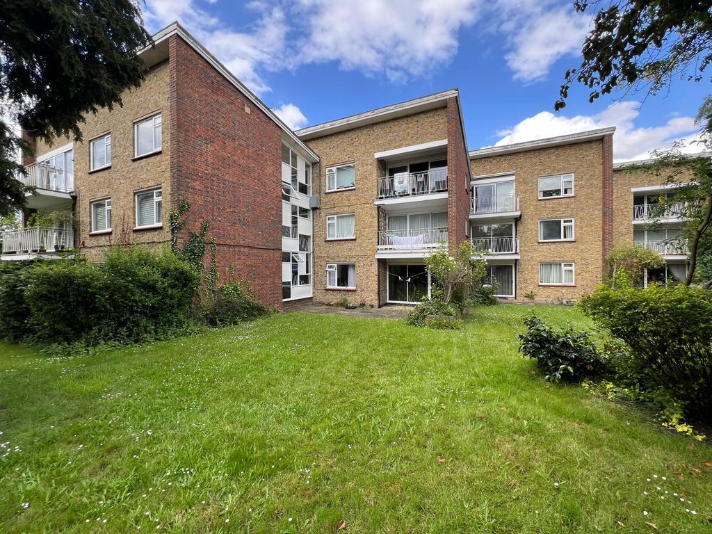 Wolsey Court, Court Road, Eltham, SE9 2 bed flat - £300,000