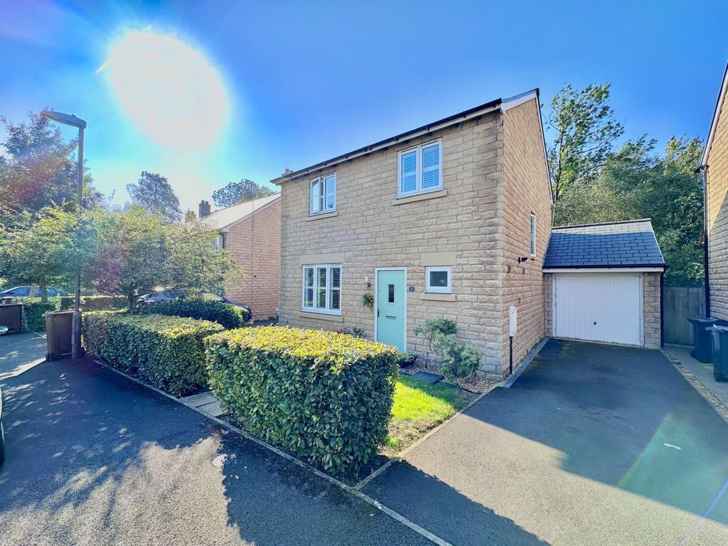 The Glade, High Peak SK22 4 bed detached house - £475,000
