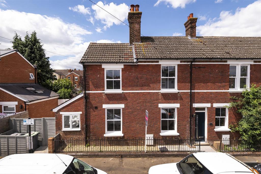Preston Road, Tonbridge 2 bed terraced house - £1,900 pcm (£438 pw)