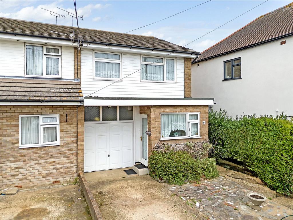 King Henrys Drive, Rochford, Essex, SS4 3 bed semi-detached house for sale - £340,000