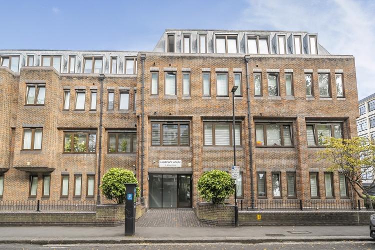 River Front Enfield EN1 1 bed apartment - £1,400 pcm (£323 pw)