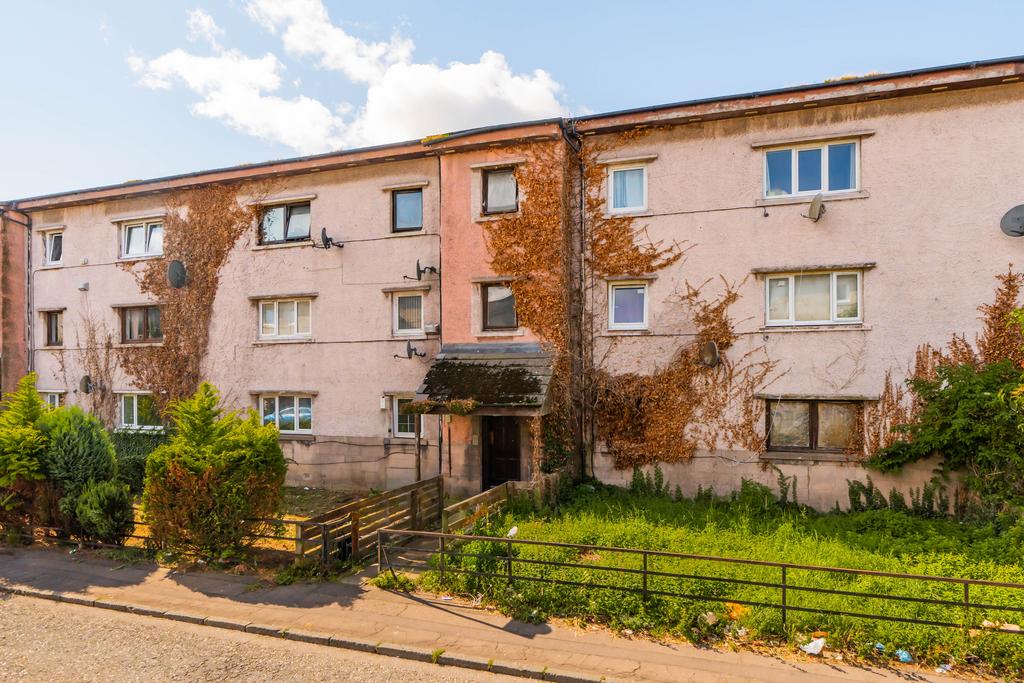 Ferry Road Drive, Edinburgh EH4 3 bed ground floor flat - £110,000