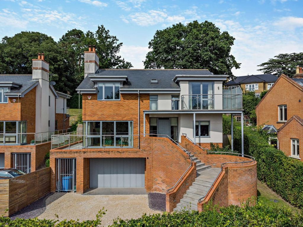 Wells Lane, Ascot, Berkshire 4 bed detached house - £1,695,000