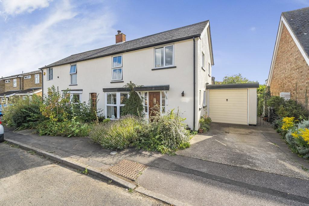 Hoo Road, Meppershall, Shefford, SG17 3 bed semi-detached house - £400,000