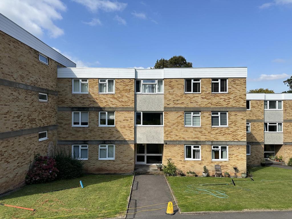 The Cedars, Woodside, BS9 2 bed flat - £1,500 pcm (£346 pw)