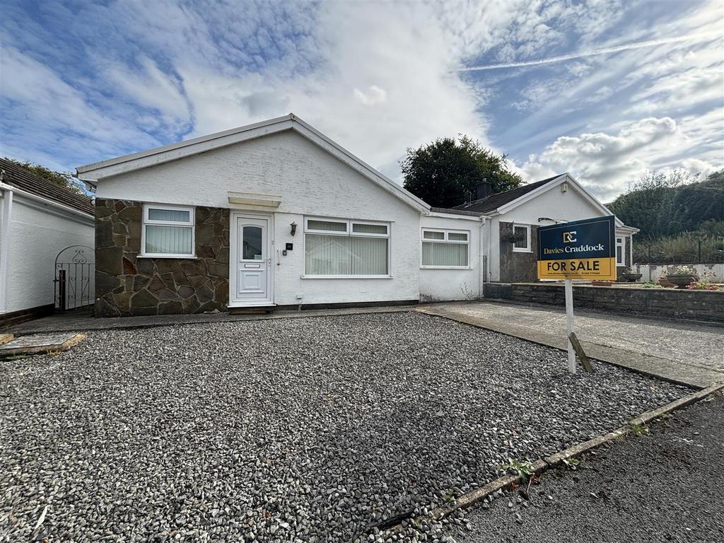 Hendre Park, Llangennech, Llanelli 2 bed property - £199,995