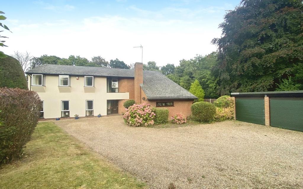 Monks Gate, Sproughton, Ipswich... 6 bed detached house - £700,000