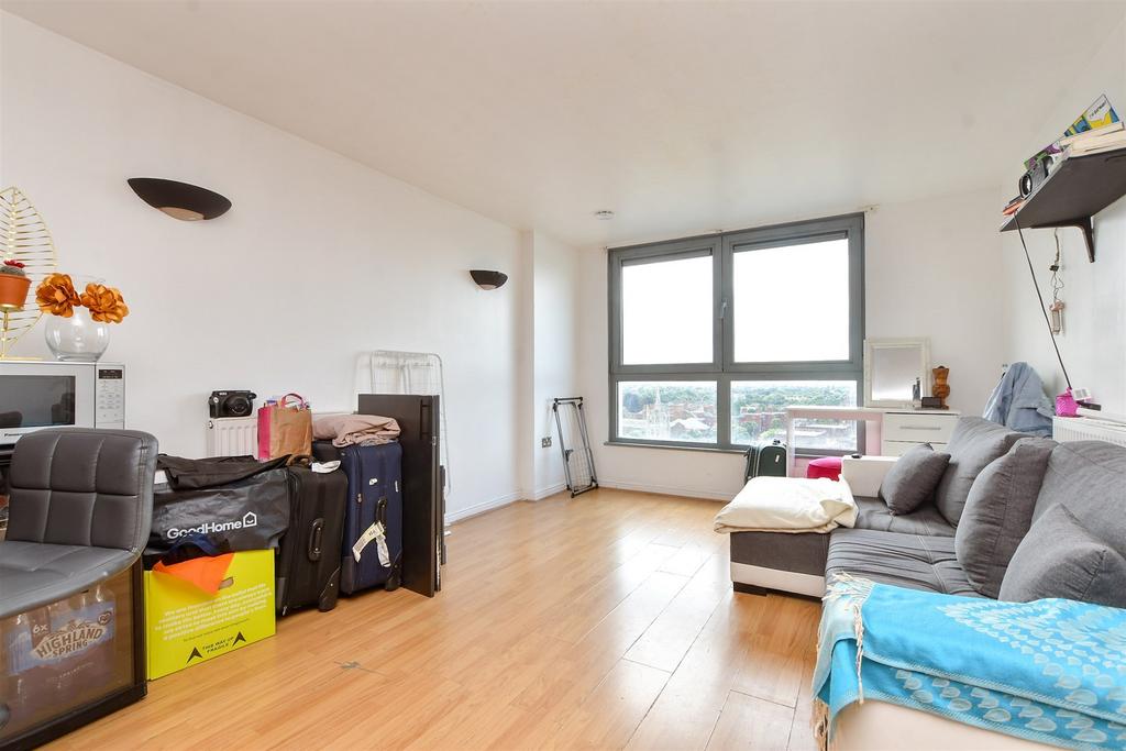Throwley Way, Sutton, Surrey 2 bed apartment for sale - £250,000