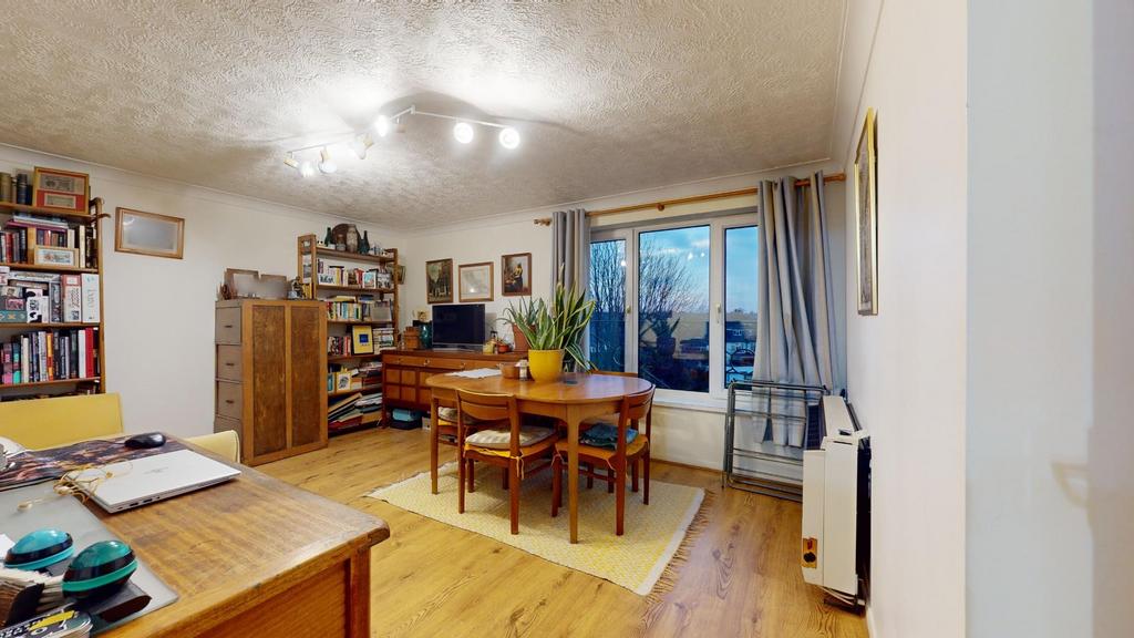 Wycliffe House, Old Road East... 2 bed flat - £200,000
