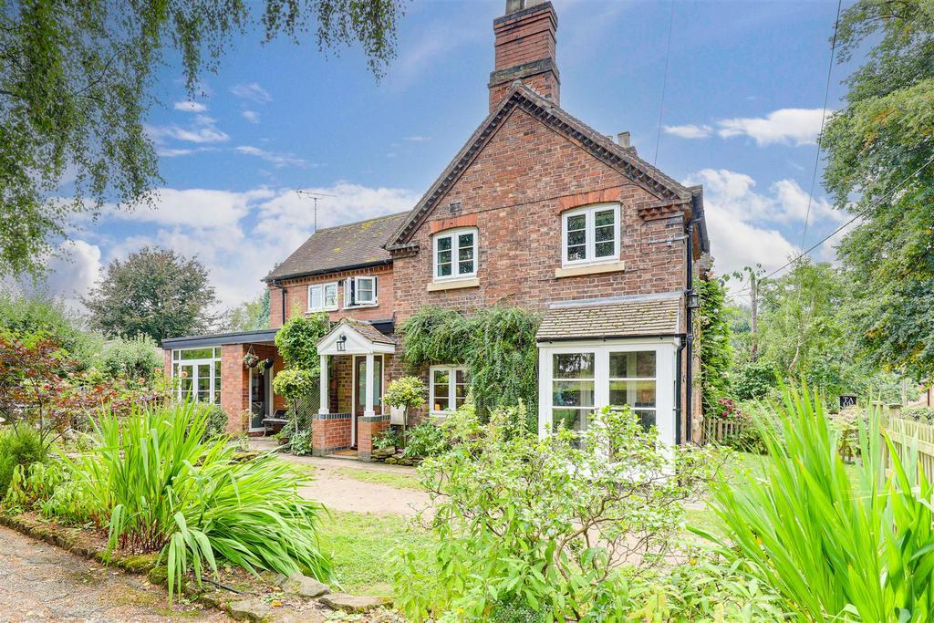 Church Lane, Epperstone NG14 4 bed cottage - £500,000
