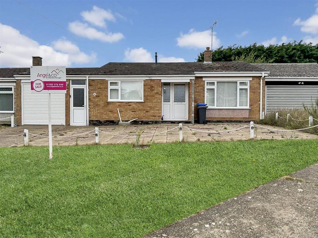 Fir Close, Barnby, NR34 3 bed detached bungalow - £230,000