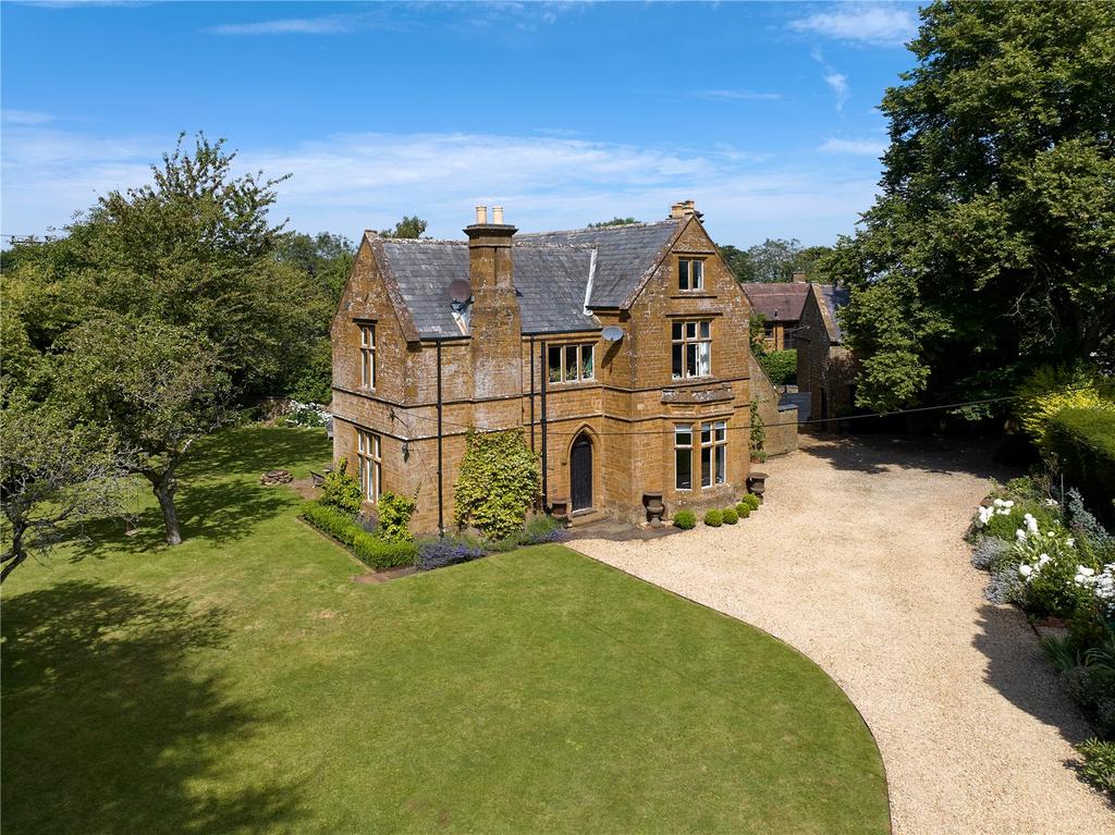 Edgehill, Banbury, Oxfordshire, OX15 6 bed detached house - £1,250,000