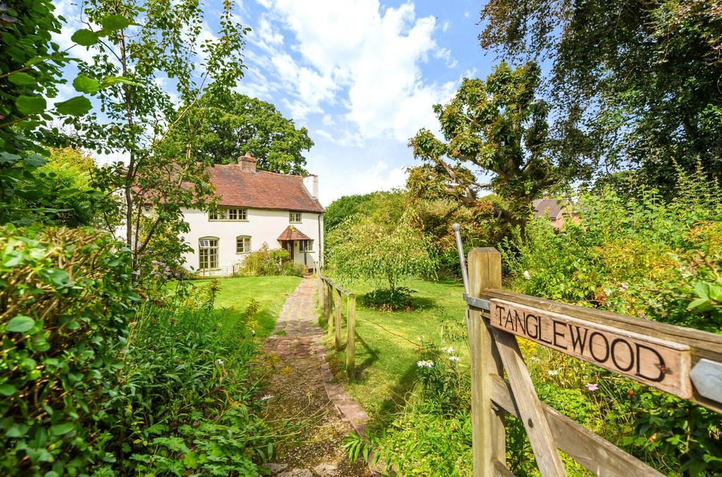 Merrow Common Road, Guildford GU4 5 bed detached house - £800,000
