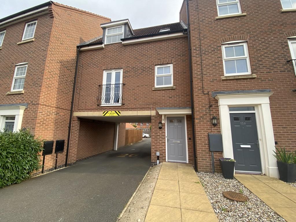 Goldstraw Lane, Fernwood 2 bed apartment - £750 pcm (£173 pw)