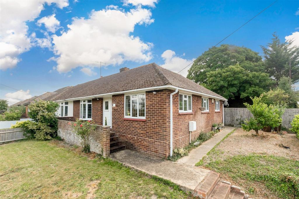 Istead Rise, Istead Rise, Gravesend... 3 bed semi-detached bungalow - £ ...