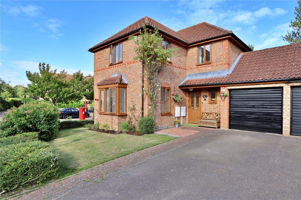 Berwald Close, Browns Wood, Milton... 4 bed detached house for sale - £ ...