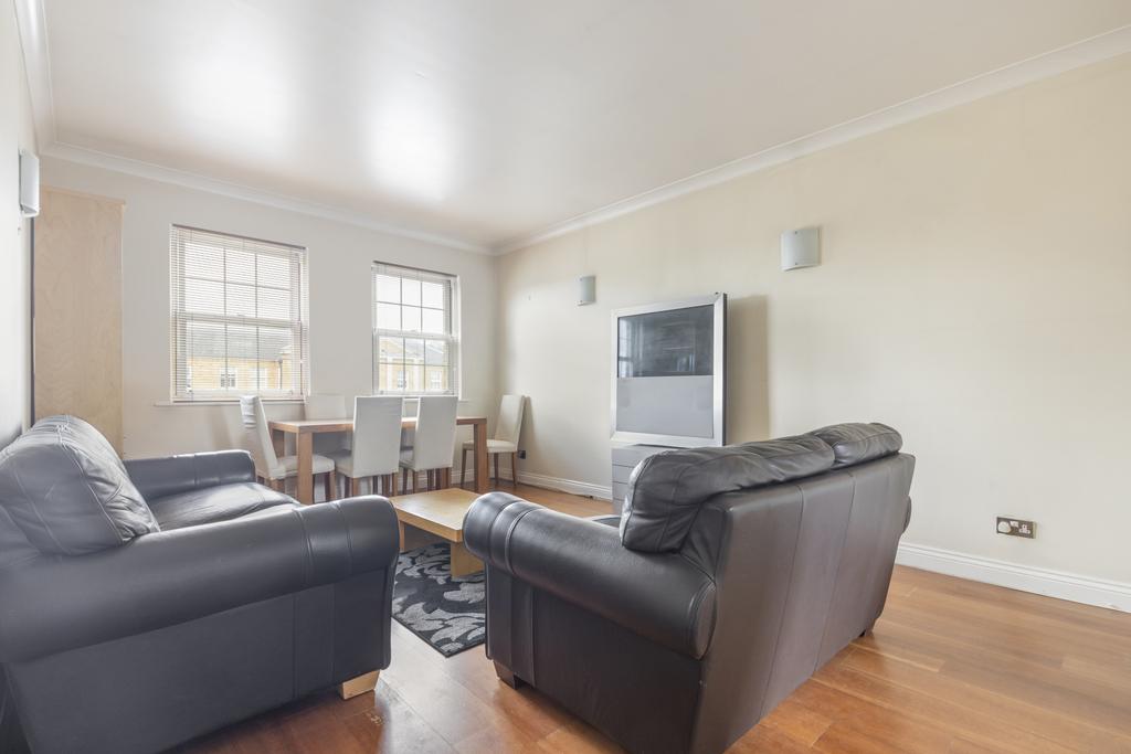 Edward Square, London, SE16 2 bed flat - £2,350 pcm (£542 pw)
