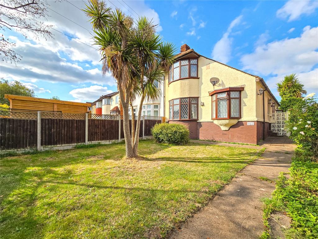 East Rochester Way, Sidcup DA15 4 bed semi-detached house - £400,000
