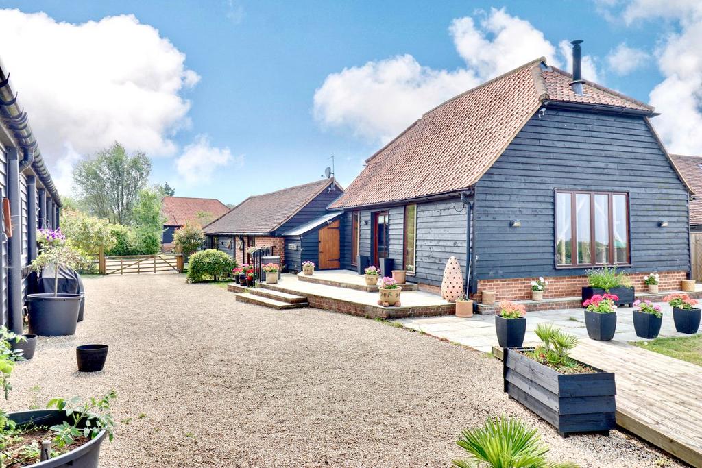 Stortford Road, Leaden Roding... 3 bed barn conversion - £1,000,000