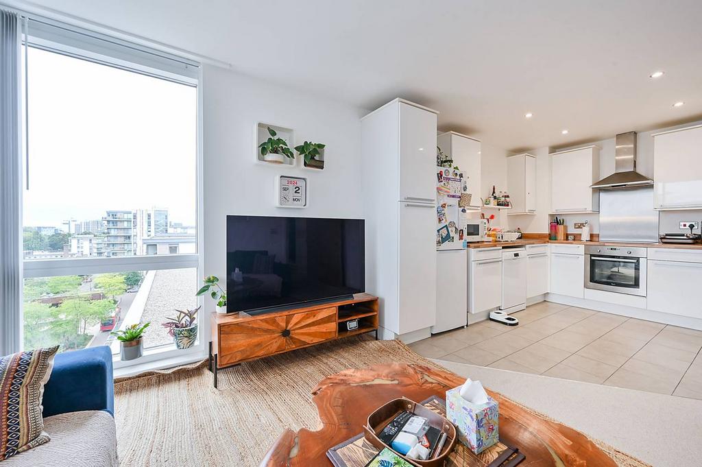 Great West Quarter, Brentford, TW8 2 bed flat for sale - £375,000