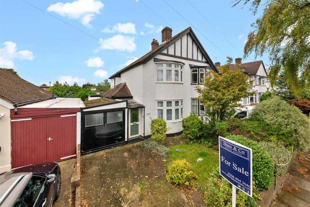 Waverley Avenue, Twickenham TW2 2 bed semi-detached house - £580,000
