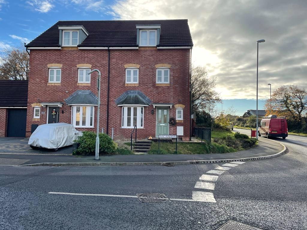 Parc Penderi, Penllergaer, Swansea 4 bed semi-detached house - £255,000