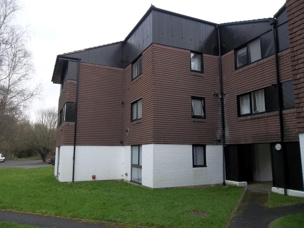 Crawley RH11 Studio - £750 pcm (£173 pw)