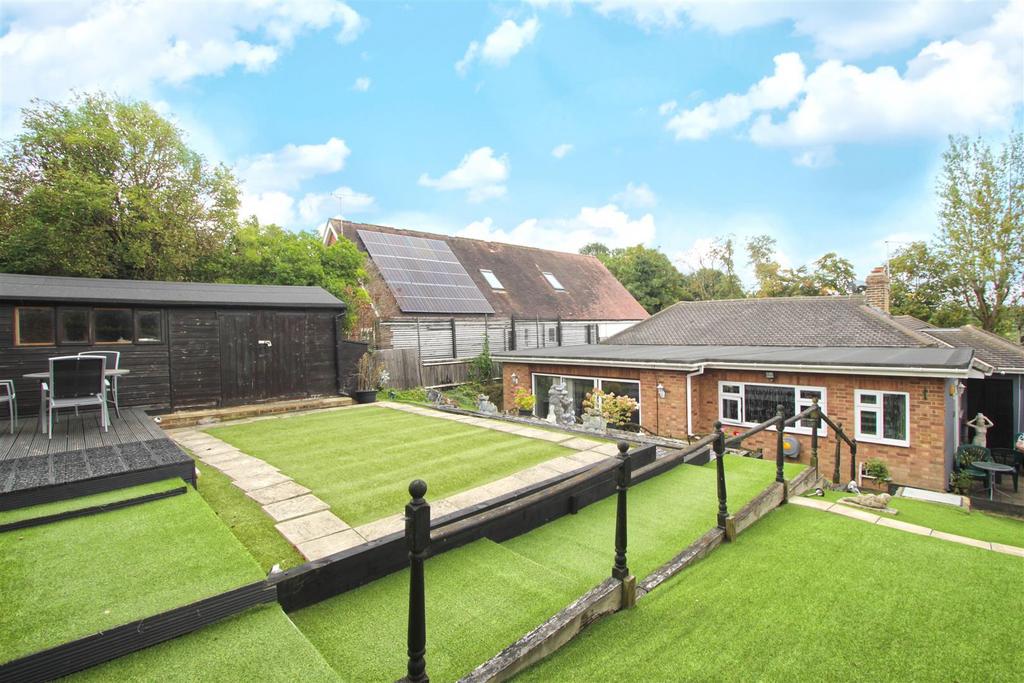 Hamlet Hill, Roydon Hamlet 5 bed bungalow for sale - £620,000