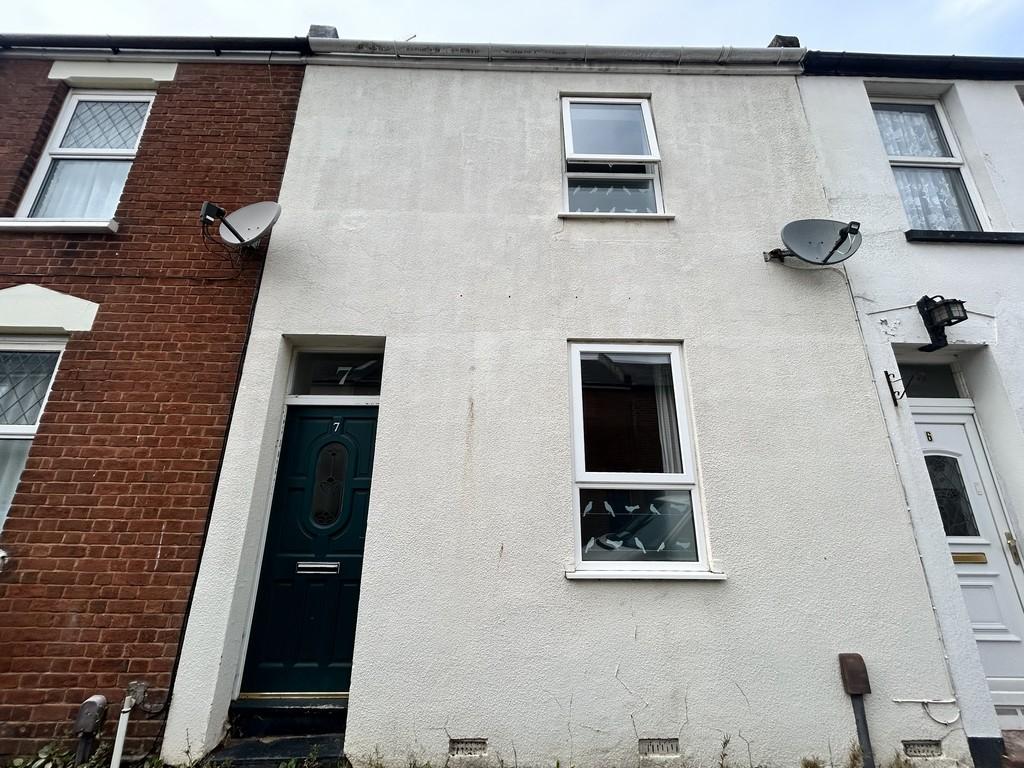 Courtenay Road, Exeter EX2 2 bed terraced house - £1,250 pcm (£288 pw)