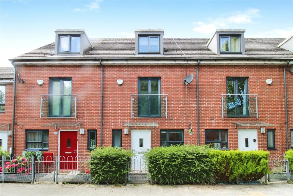 Duke Street, Greater Manchester M7 3 bed terraced house - £285,000