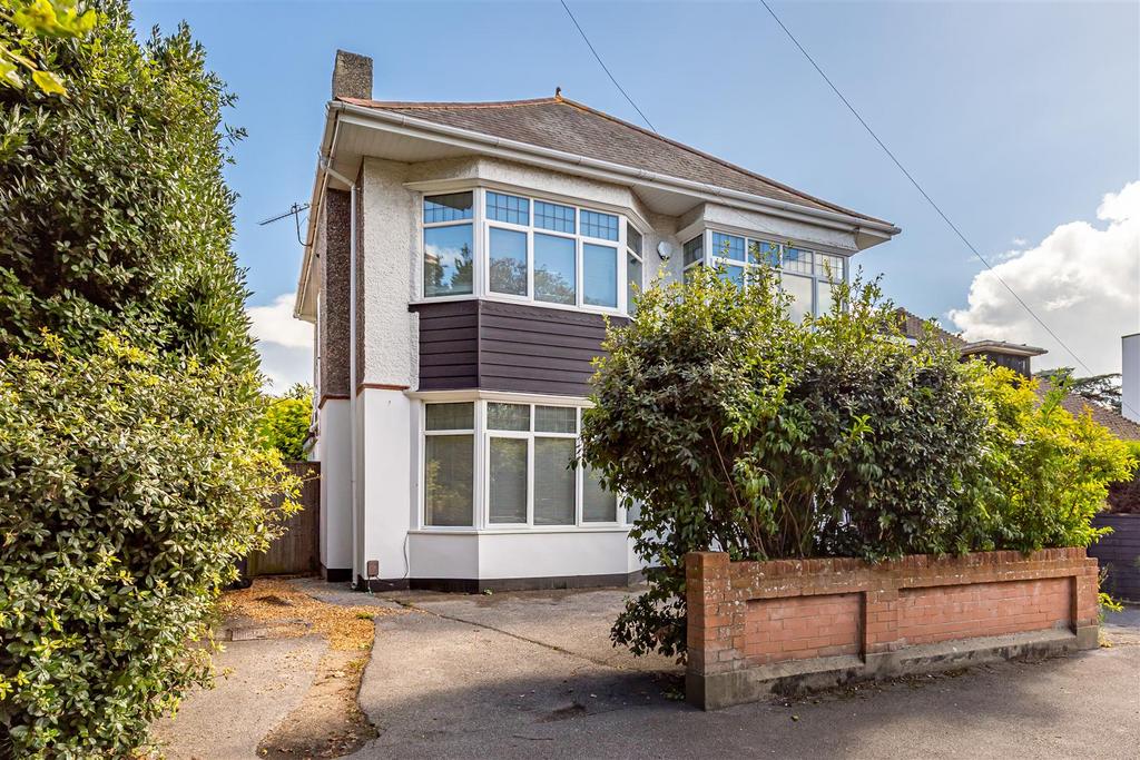Stour Road, Christchurch BH23 4 bed detached house - £700,000