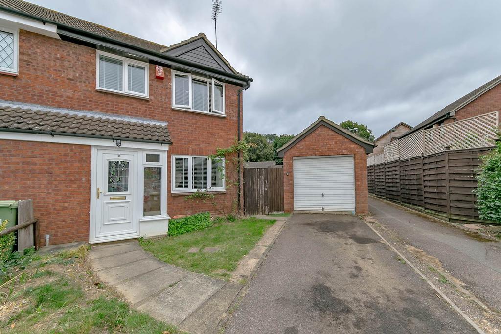 Catchpole Close,Greenleys, Milton Keynes 3 bed semi-detached house for ...