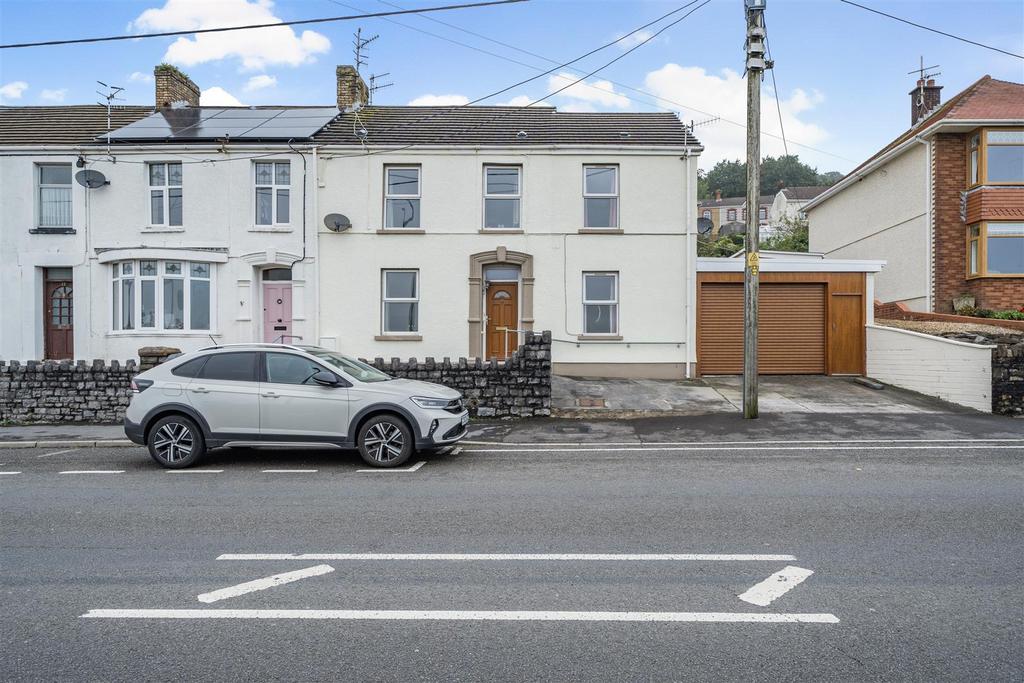 Pwll Road, Llanelli 4 bed semi-detached house for sale - £175,000