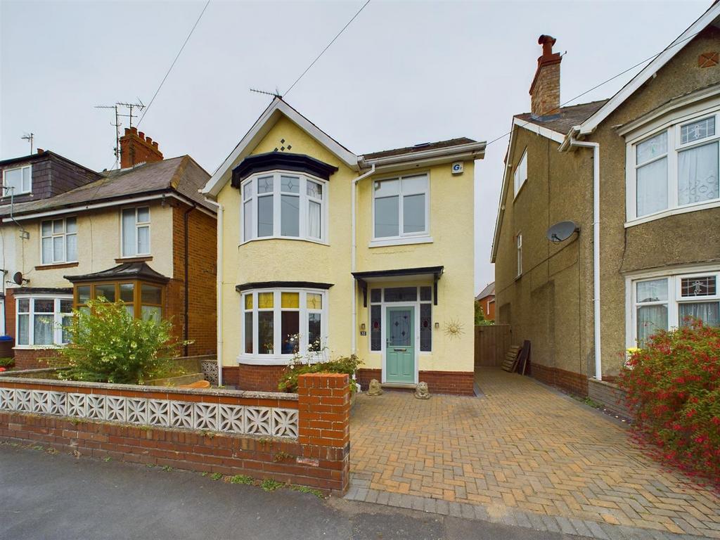 Roundhay Road, Bridlington 5 bed detached house - £355,000