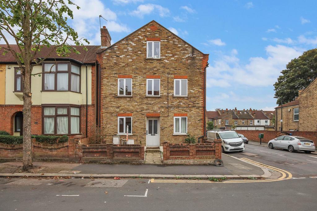 Canterbury Road, Leyton, E10 2 bed flat - £350,000