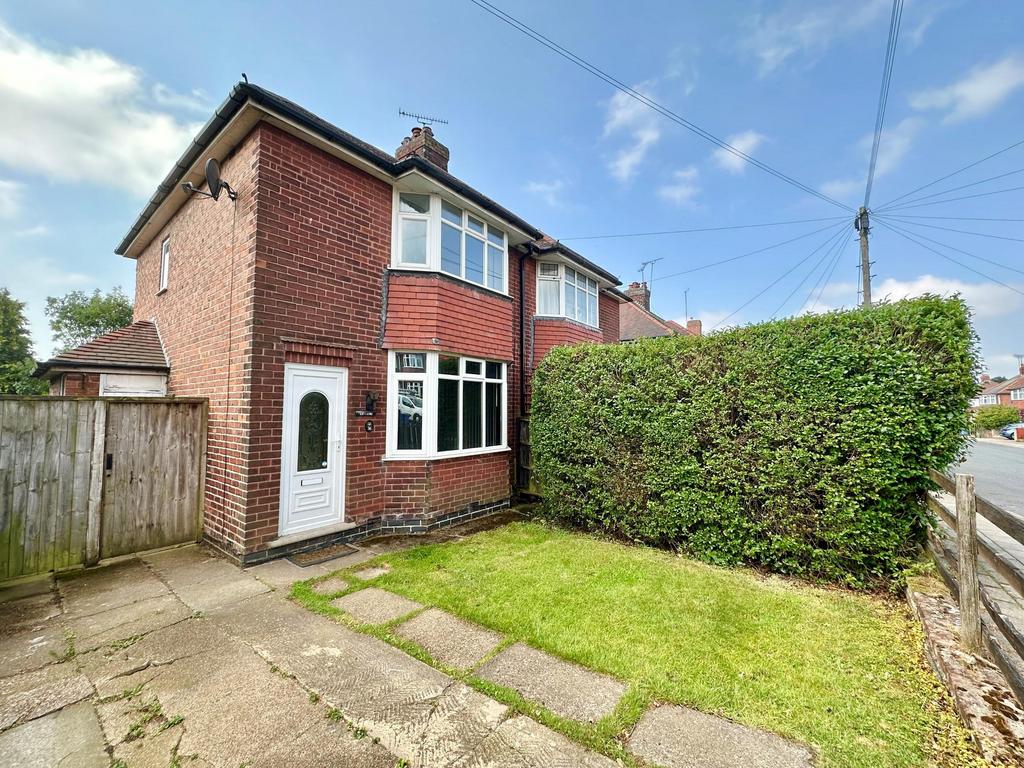Hillsway Crescent, Mansfield, NG18 3 bed semi-detached house - £187,000