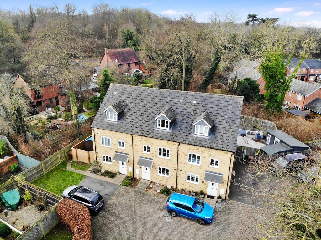Moat Lane, Lower Upnor, ME2 4 bed townhouse for sale - £440,000