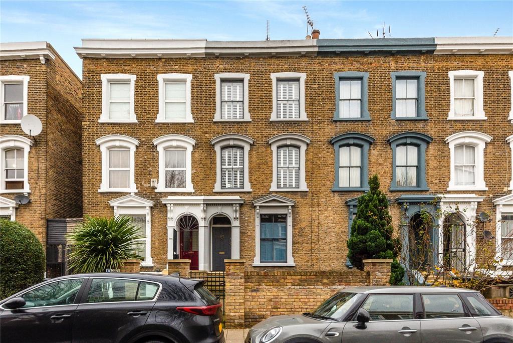 Victoria Park Road, London, E9 2 bed maisonette - £900,000