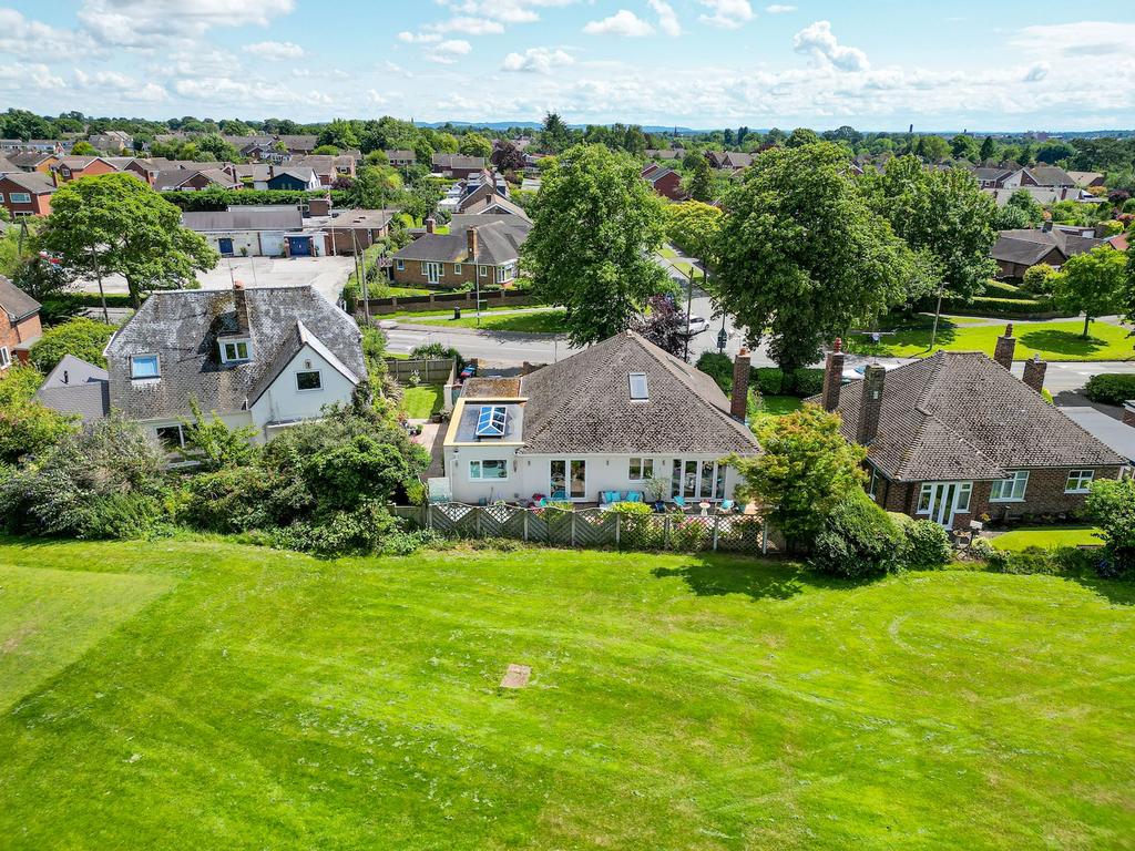 Heath Road, Chester CH2 5 bed detached bungalow - £650,000