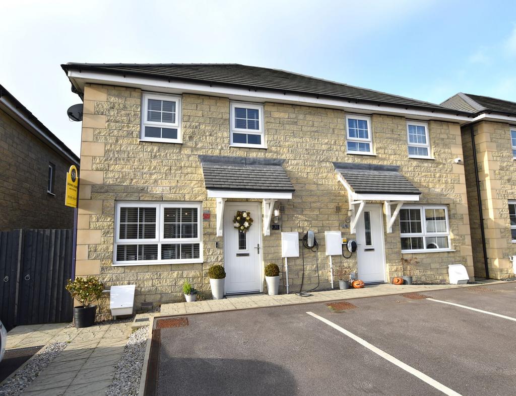 Molland Drive, Clitheroe, BB7 3 bed semi-detached house - £269,950