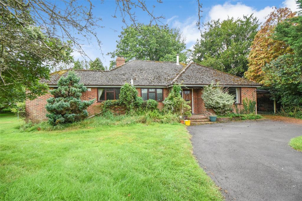 Broad Oak, Odiham RG29 3 bed bungalow for sale - £1,000,000