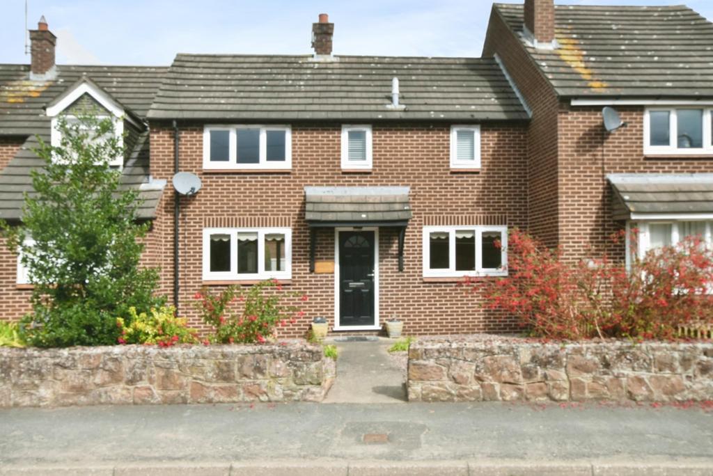 Frog Lane, Holt, LL13 2 bed terraced house - £950 pcm (£219 pw)