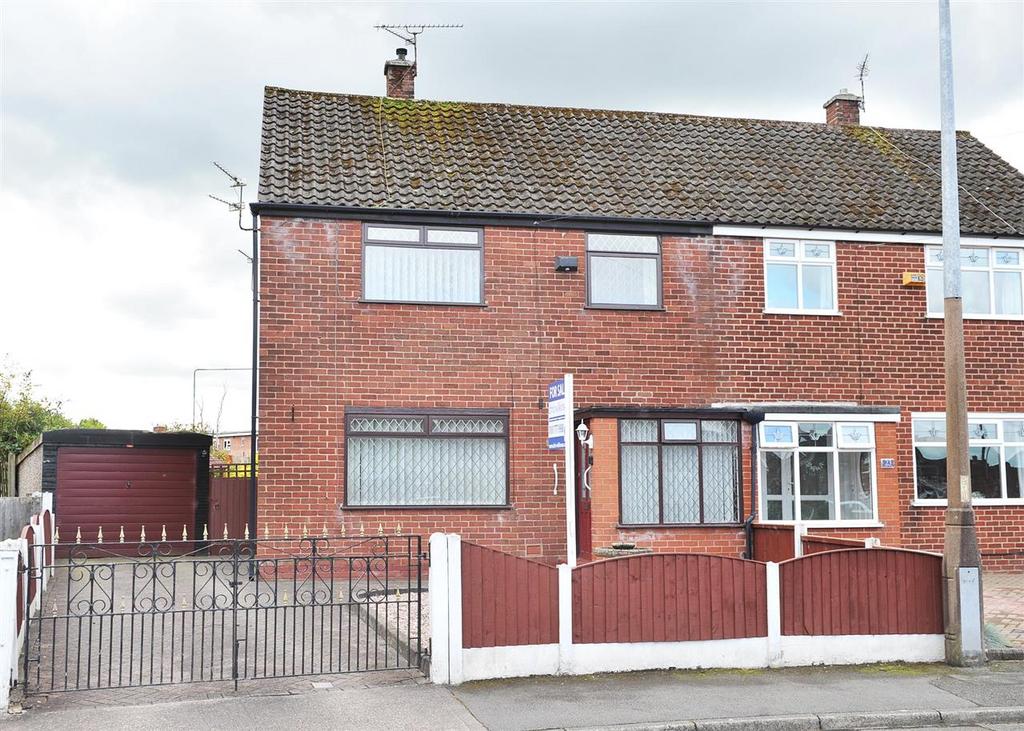 21 Sussex Road, Cadishead M44 5HS 3 bed semi-detached house - £235,000