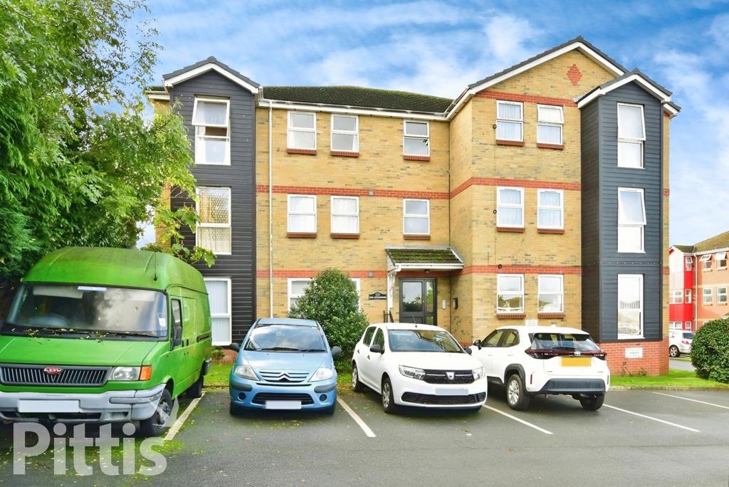 Slade Road Ryde PO33 2 bed ground floor flat - £775 pcm (£179 pw)