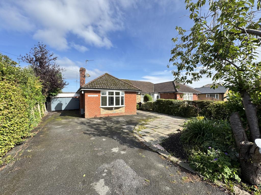 Hugh Barn Lane, New Longton PR4 3 bed bungalow - £250,000