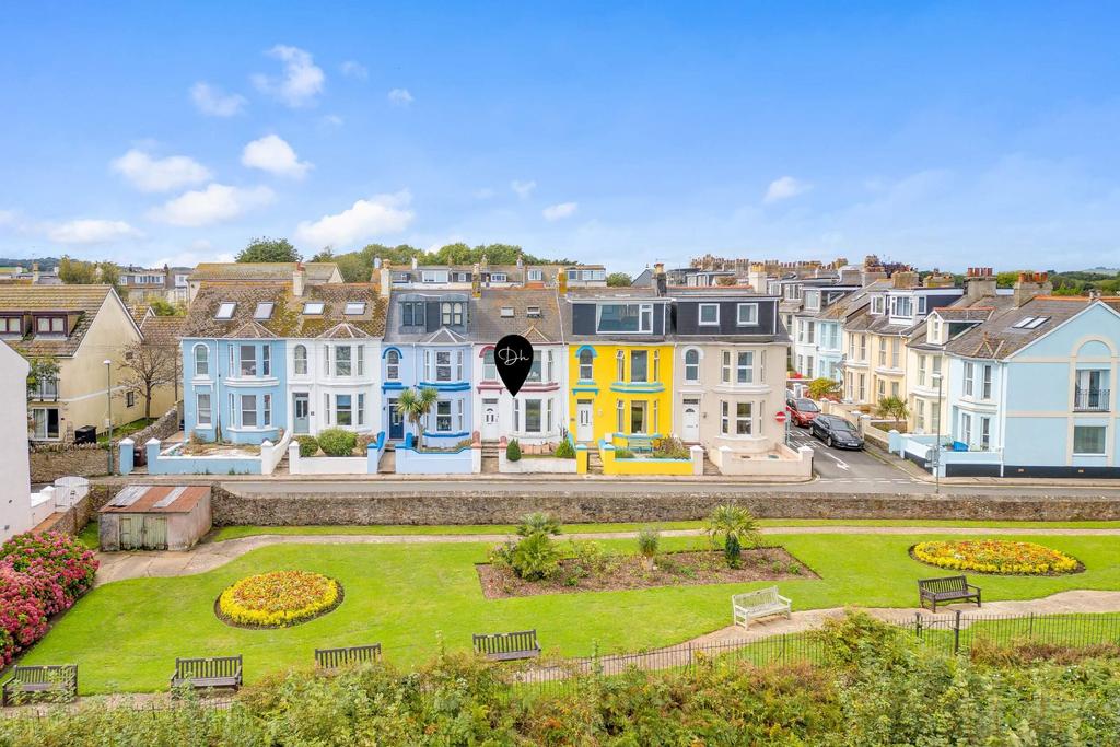 North Furzeham Road, Brixham 2 bed ground floor flat - £875 pcm (£202 pw)